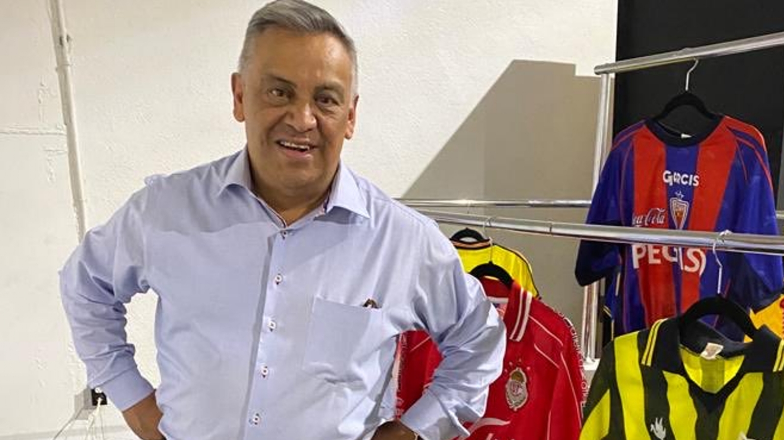 Raúl Pérez inició como reportero con acreditación falsa en el Mundial ...