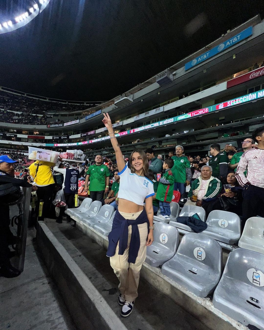 Nuni Joya: ¿quién es la aficionada de Honduras que se robó las miradas ...